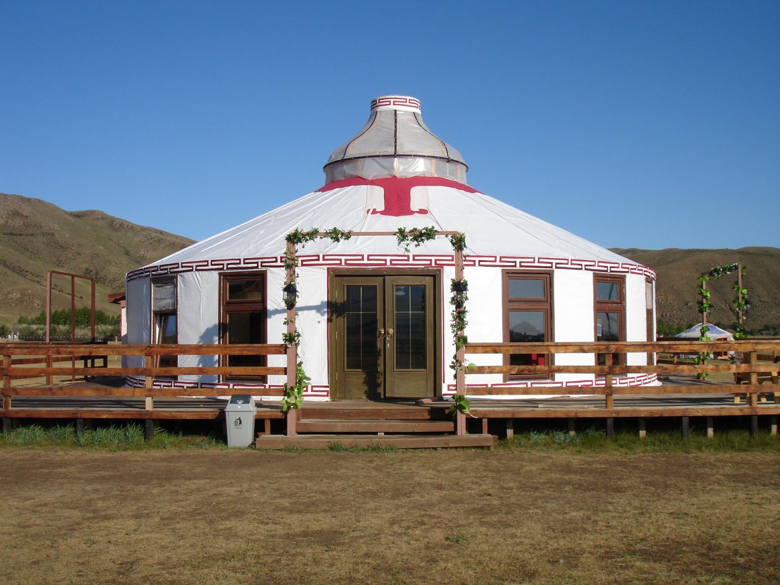 What is a Yurt? Everything You Need to Know - Silk Road Yurts